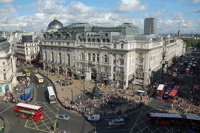 Getting to know Piccadilly Circus, London